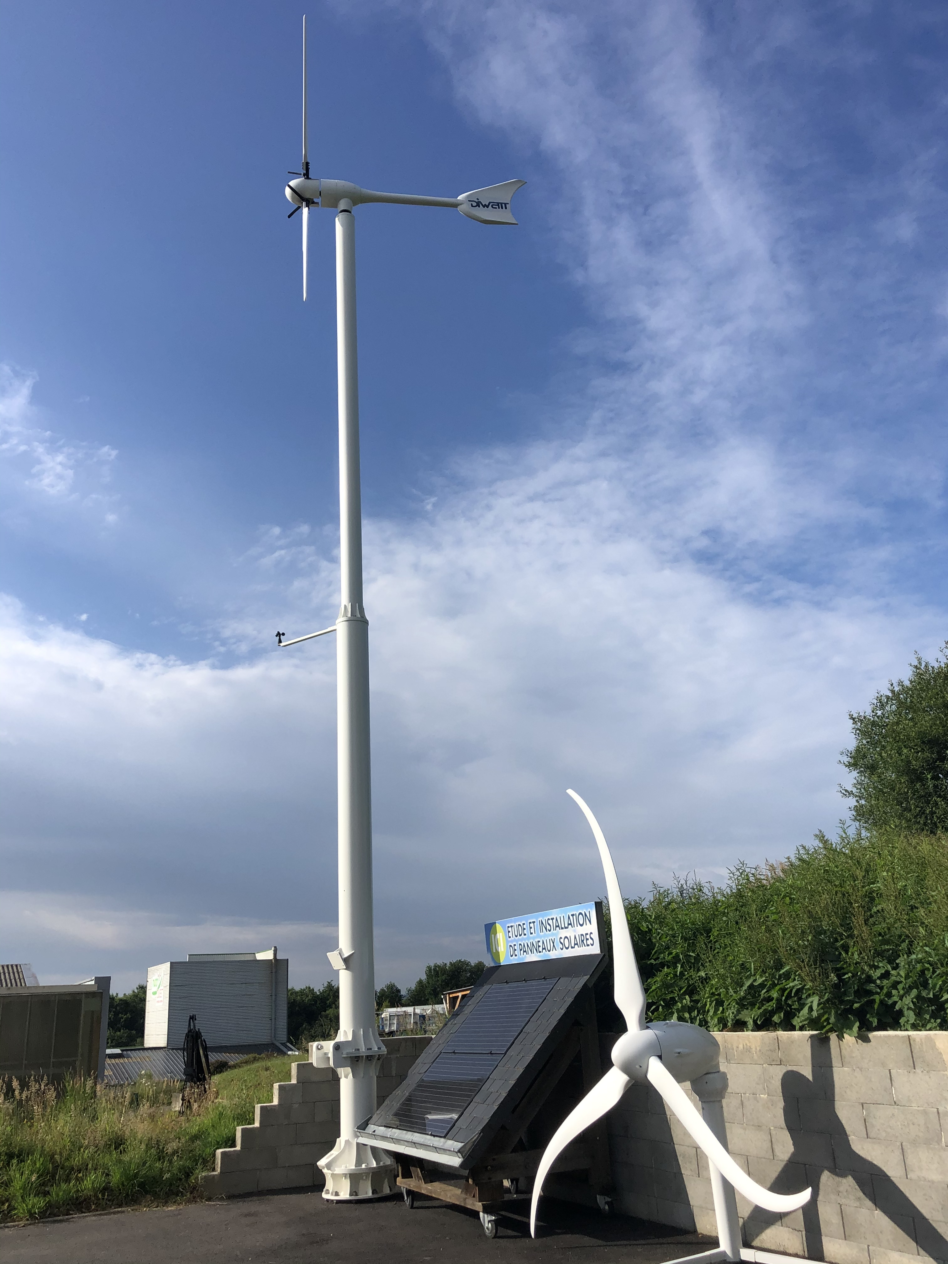 Mât autoportant éoliennes horizontales | DIWATT, Goven (35)