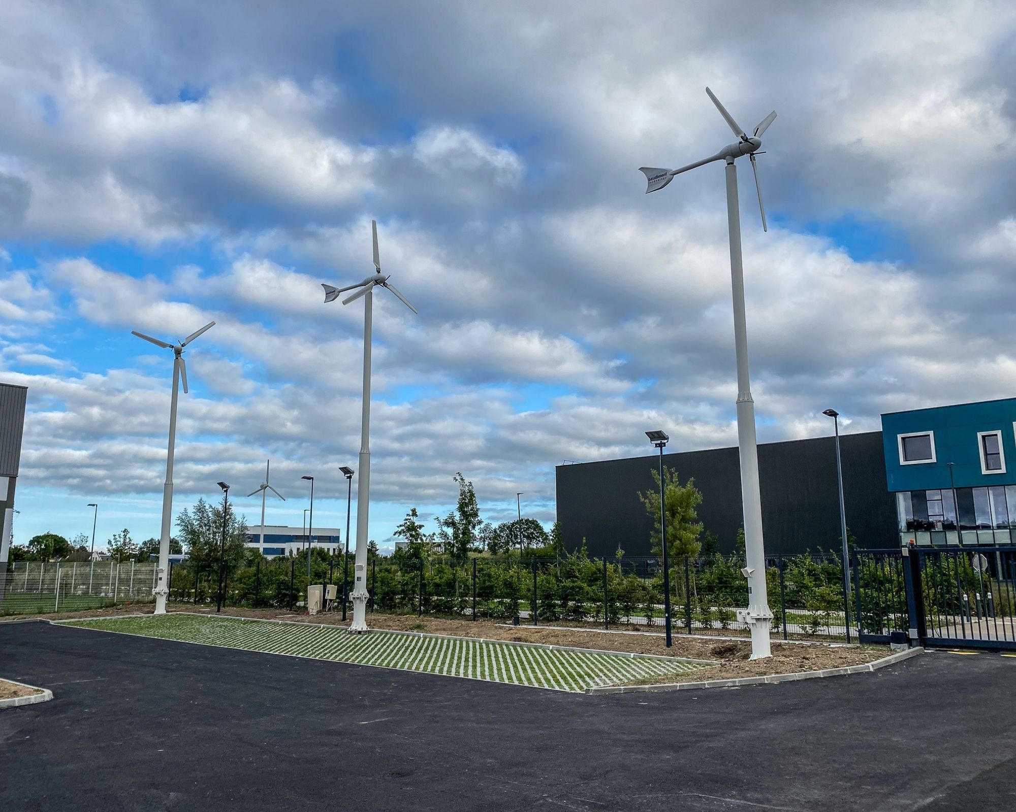 Mât autoportant éoliennes horizontales | DIWATT, Goven (35)